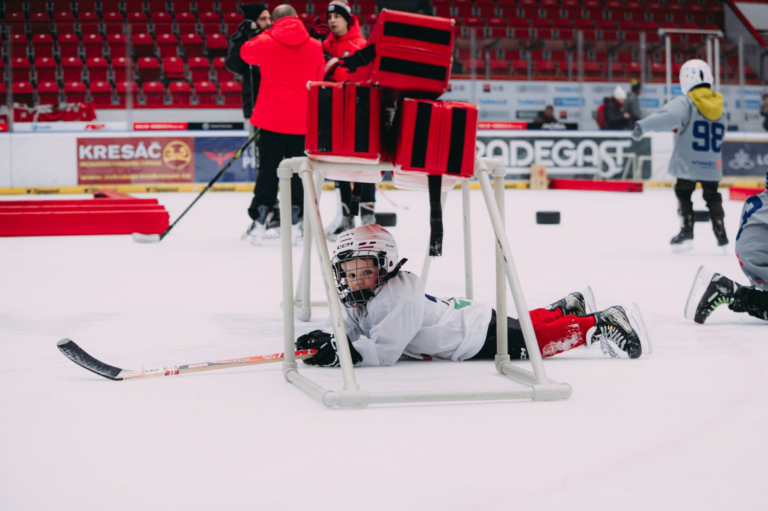 Týden hokeje v Olomouci opět bavil! Desítky dětí si vyzkoušely roli ...